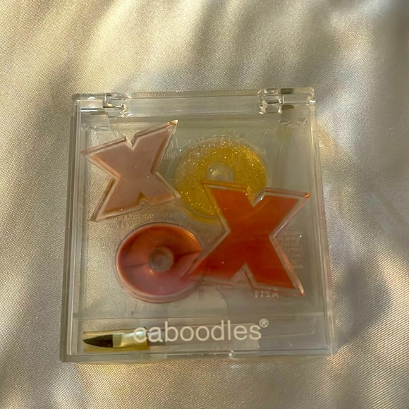 Caboodles | Makeup | Caboodles Collectable Xoxo Sealedlip Gloss Compact ...